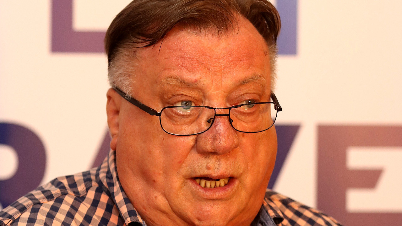 UMALO POGINULI ZAJEDNO: Halid Bešlić je tokom osamdesetih godina bio ludo zaljubljen u čuvenu ...